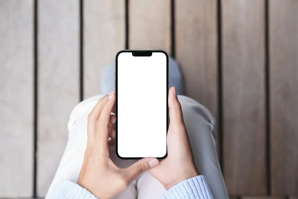 Why Does My Phone Hang Up By Itself? (Causes, Fixes)